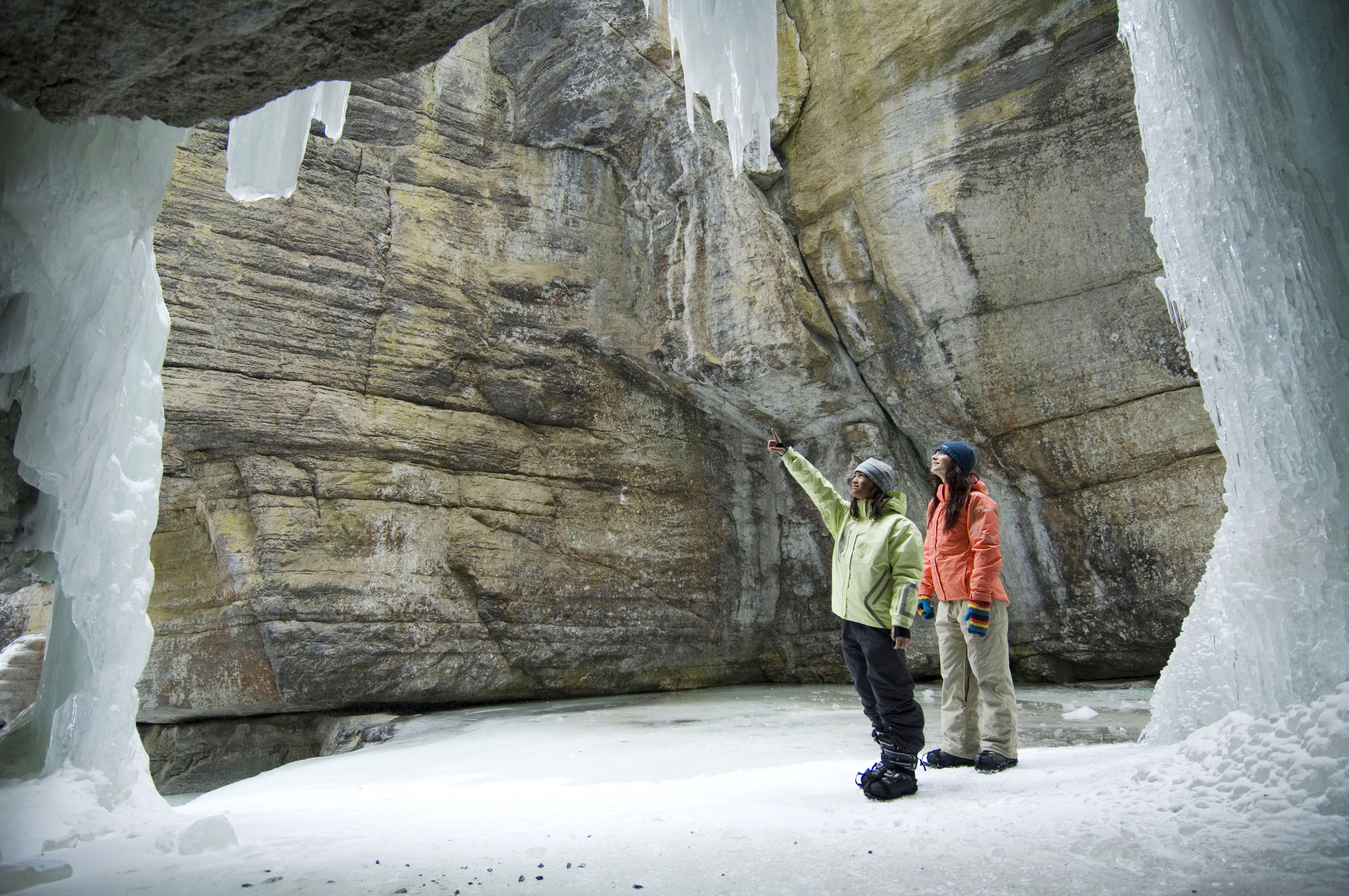 Maligne Canyon Ice Walk, Jasper – Mazda